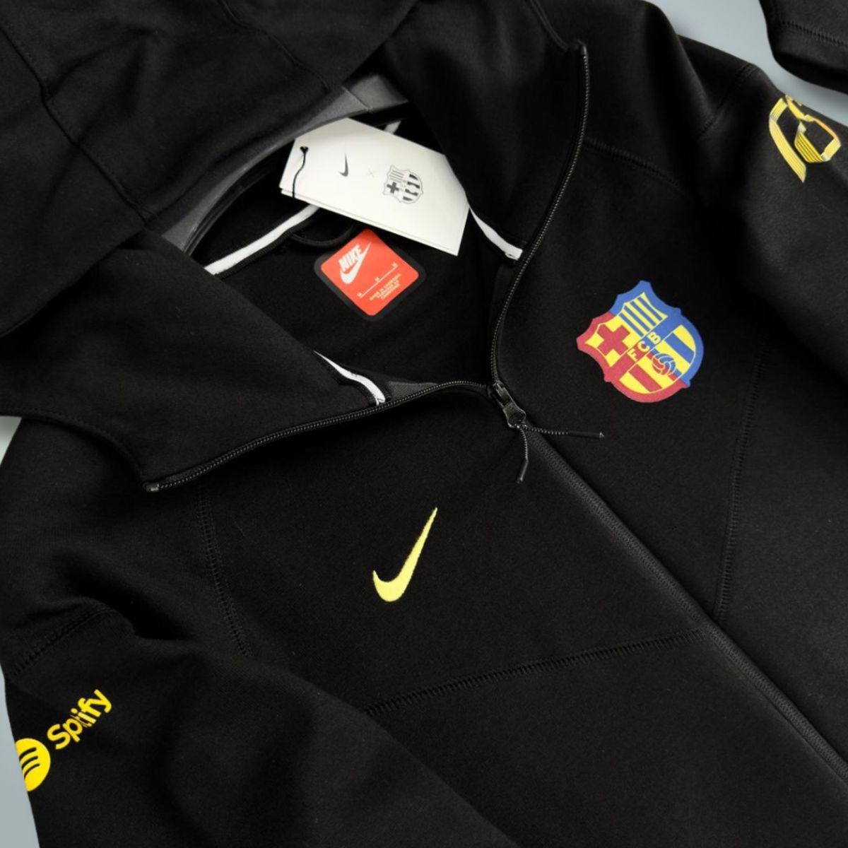 Nike Barcelona Tech Fleece muška trenirka, crna. Vrhunska kvaliteta ...